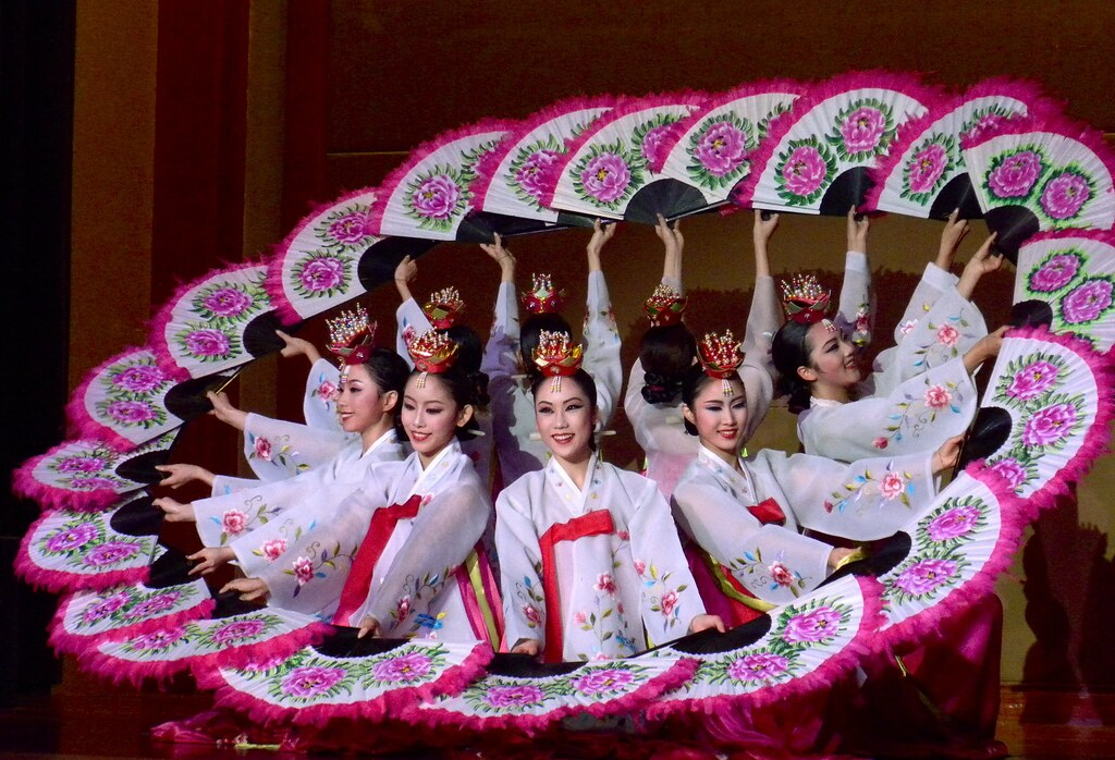Korean Traditional Dance: Buchaechum – Hallyuism